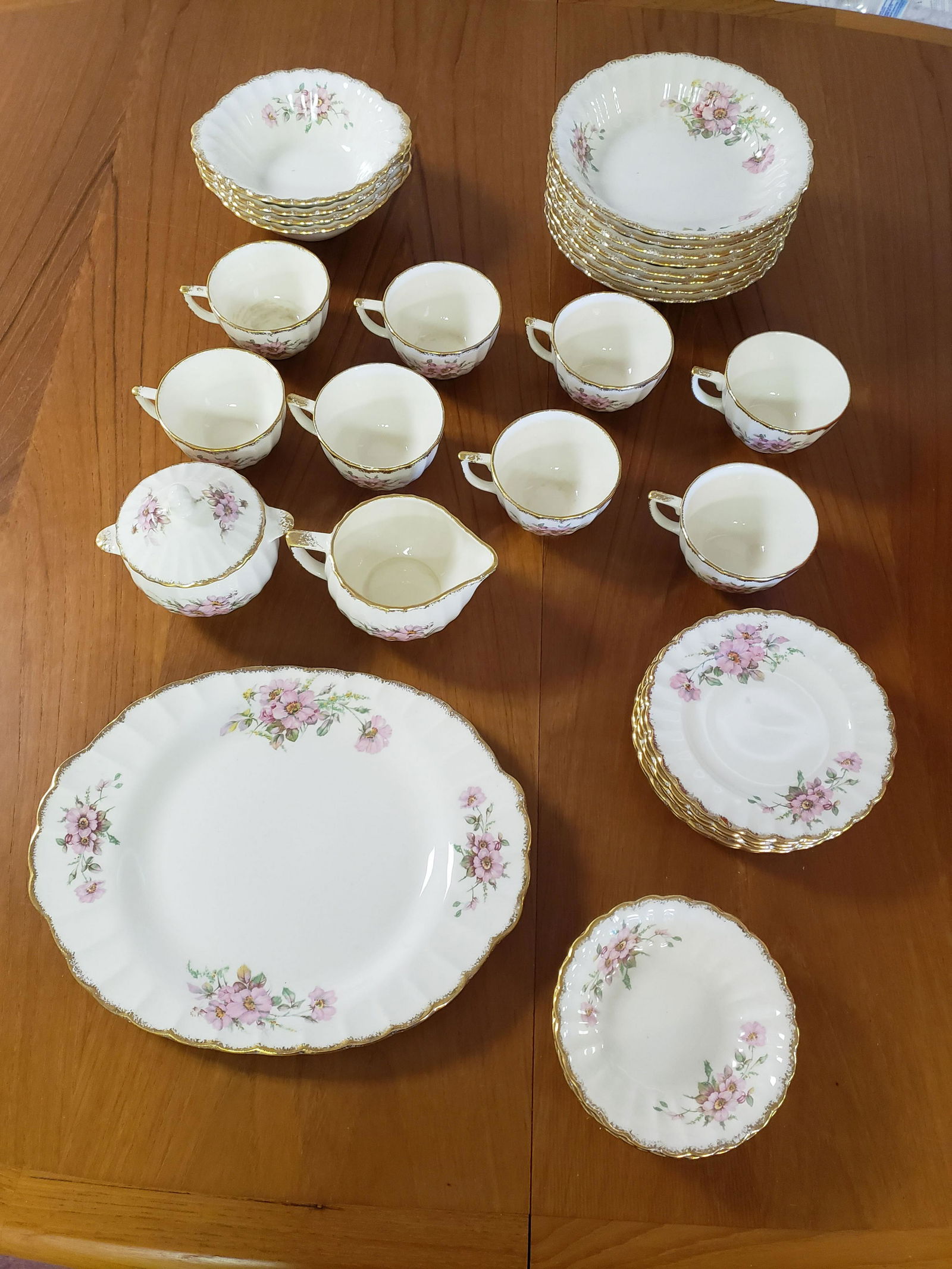 American Limoges Wild Rose 22k Gold Dinnerware Service
