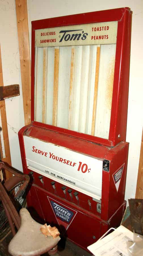1005: Tom's Vending Machine - Oct 18, 2008 | Grand View Antiques ...