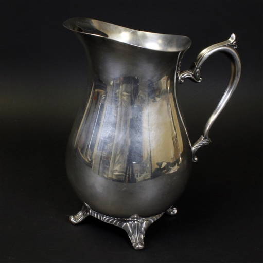 Wm Rogers 817 Silver Plated Water Pitcher