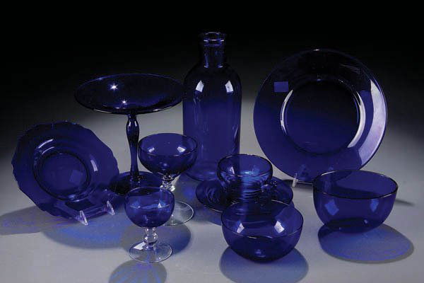 234: A VINTAGE COBALT BLUE GLASS DINNERWARE SET 95 pie