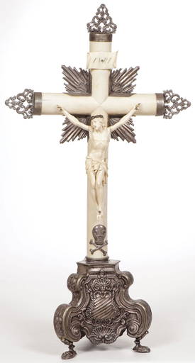 IMPRESSIVE CARVED BONE CRUCIFIX 19TH C - Dec 14, 2022 | Jackson's ...