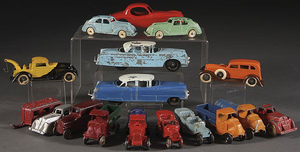 915: A GROUP OF TWENTY SLUSH MOLD TOY CARS AND TRUCKS,