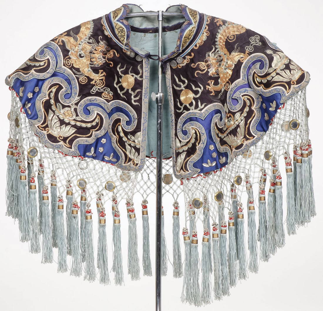 Chinese Silk Embroidered Capelet Auction