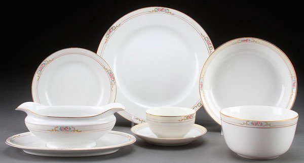 AN EXTENSIVE NORITAKE "THE CELTIC" DINNERWARE SET