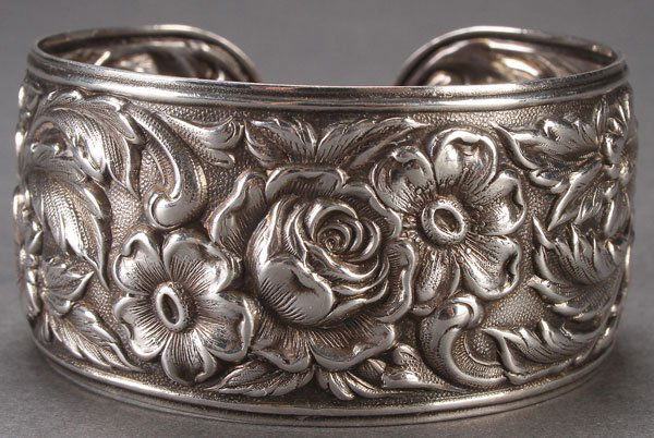 A KIRK & SON STERLING SILVER CUFF BRACELET