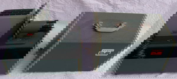 Argus 300 Automatic Slide Projector - Sep 04, 2004 | Priddy's Auction ...