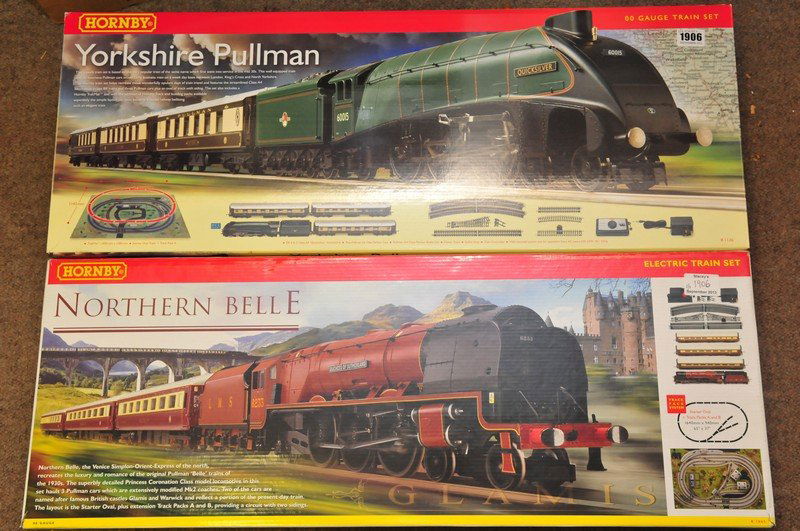 A Hornby Yorkshire Pullman And Northern Bell Train Set