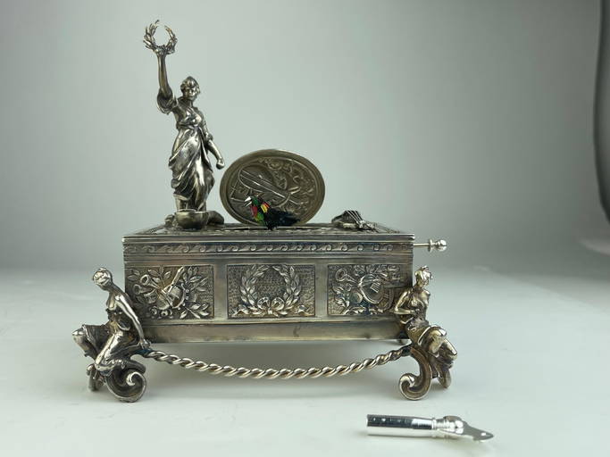 Mechanical Singing 925 Silver Bird Box. Lady With A Wreath.