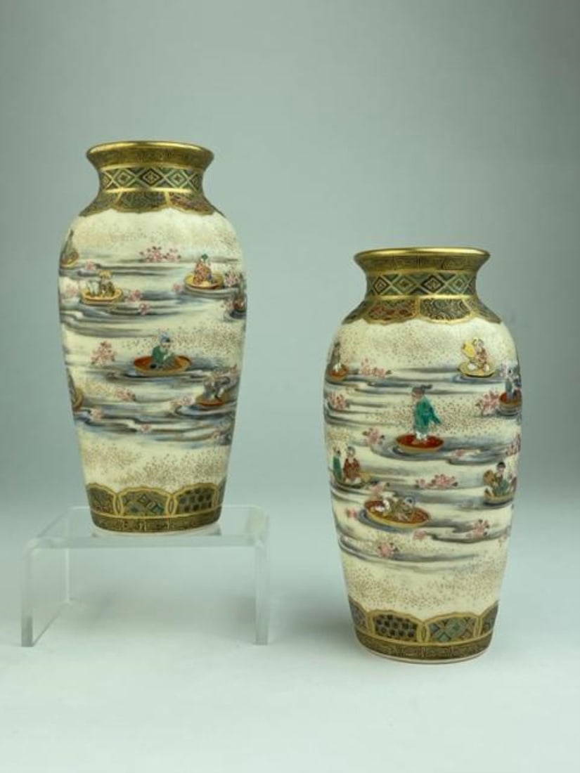 Japanese Pair Of Antique Satsuma Vases With A Scene Of People All ...