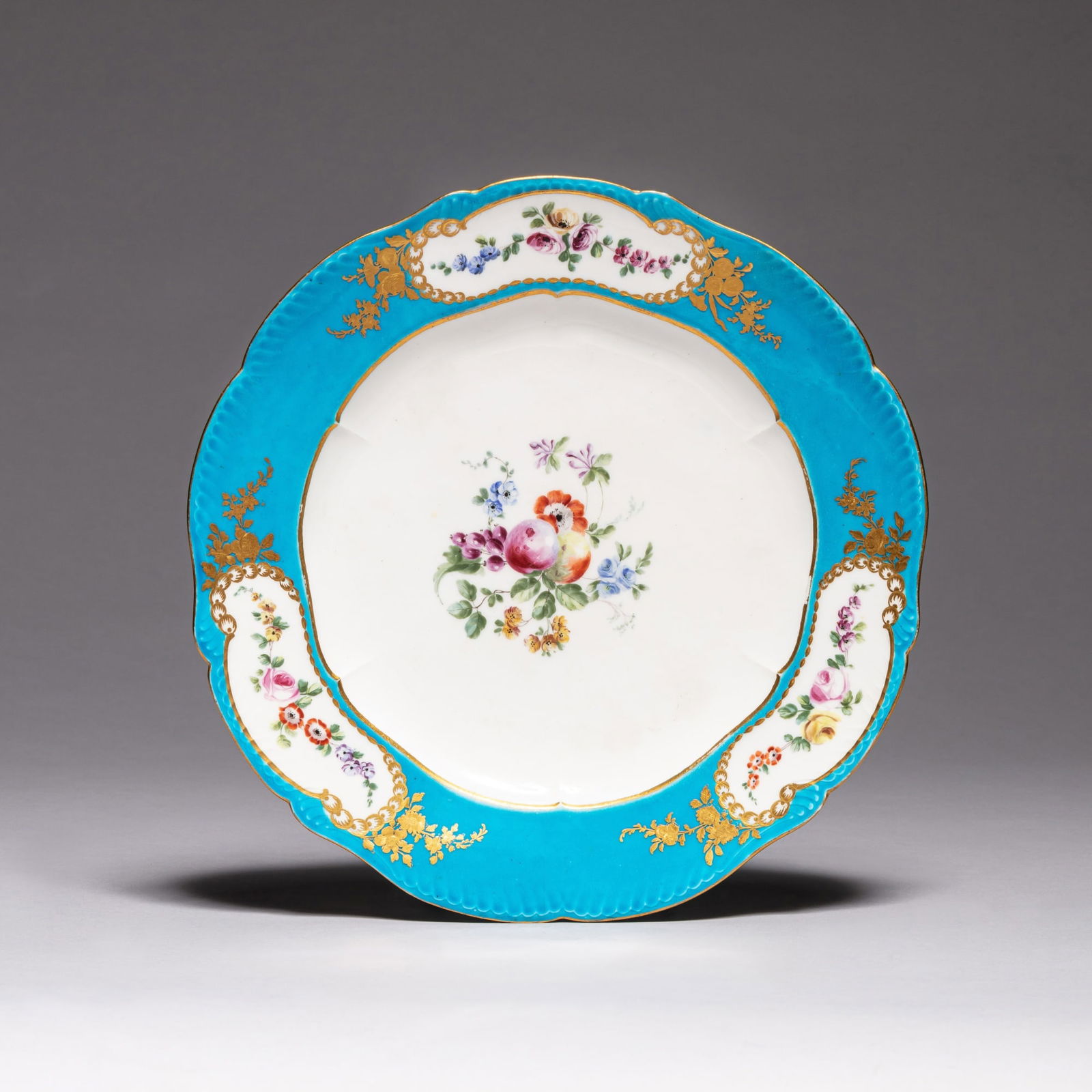 A Royal Louis Xv Vincennes Soft Paste Porcelain Dinner Plate, Circa 1755 | Assiette De Table En ...