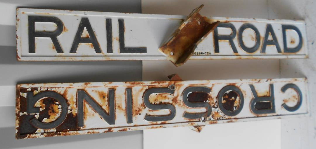 * Cast Iron Sign "railroad Crossing"