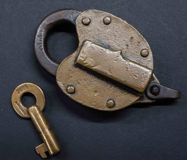DL&W Cast Panel Lock & DL&W Key (#0084) on Oct 15, 2022 | Brookline ...