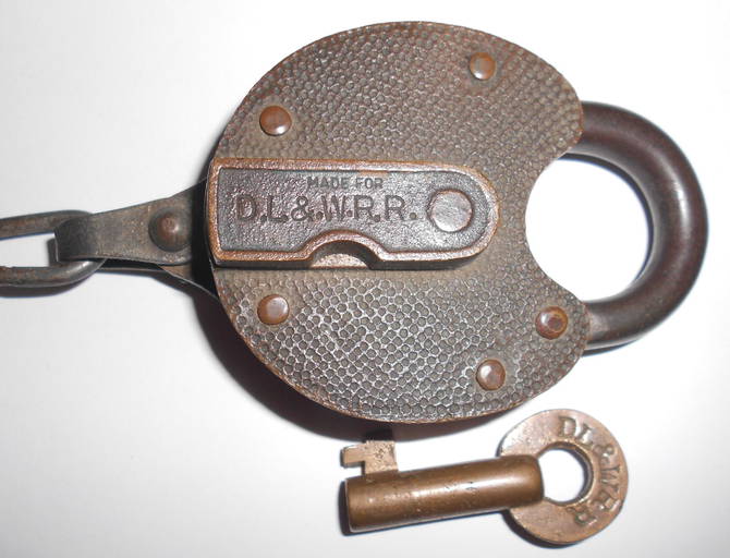 DL&W RR Yale Lock with Slaymaker Brass Key (#0109) on Oct 15, 2022 ...