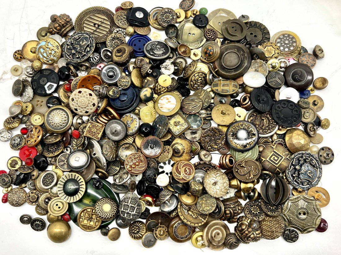 Nice Group Of Antique Buttons Auction