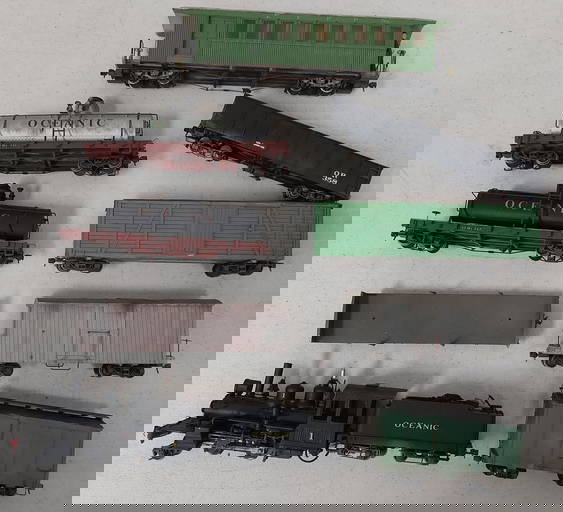 On2 Oceanic Railway Group: Locomotive + 4 Cars