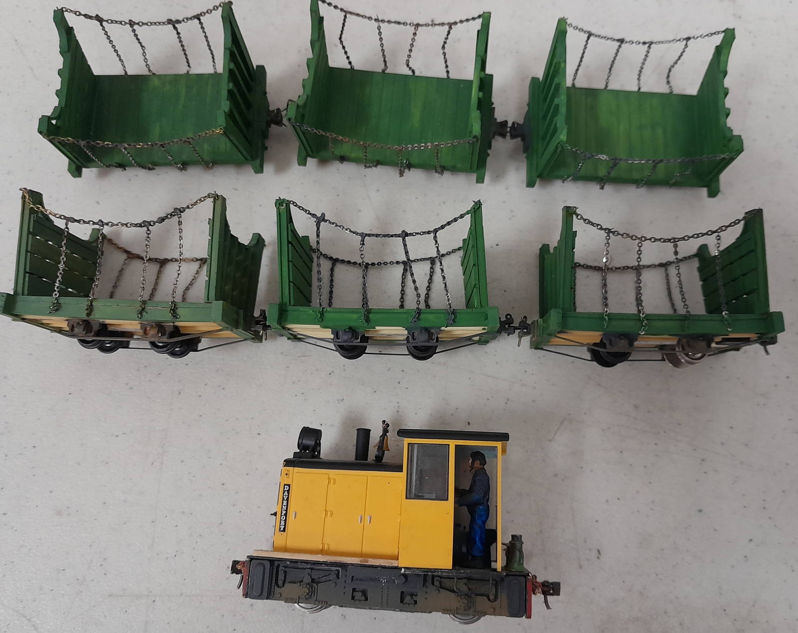 On2 Critter Locomotive & 8 Sugarcane Cars Auction