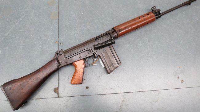 A deactivated L1A1 self loading rifle, with walnut and - Sep 17, 2013 ...