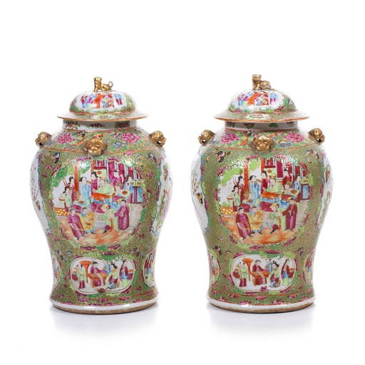 Pair Of Pots 'mandarin' In Chinese Porcelain, Tong