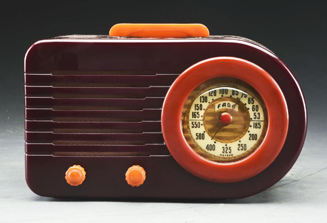 1941 Fada Model 1000 Bullet Catalin Radio.