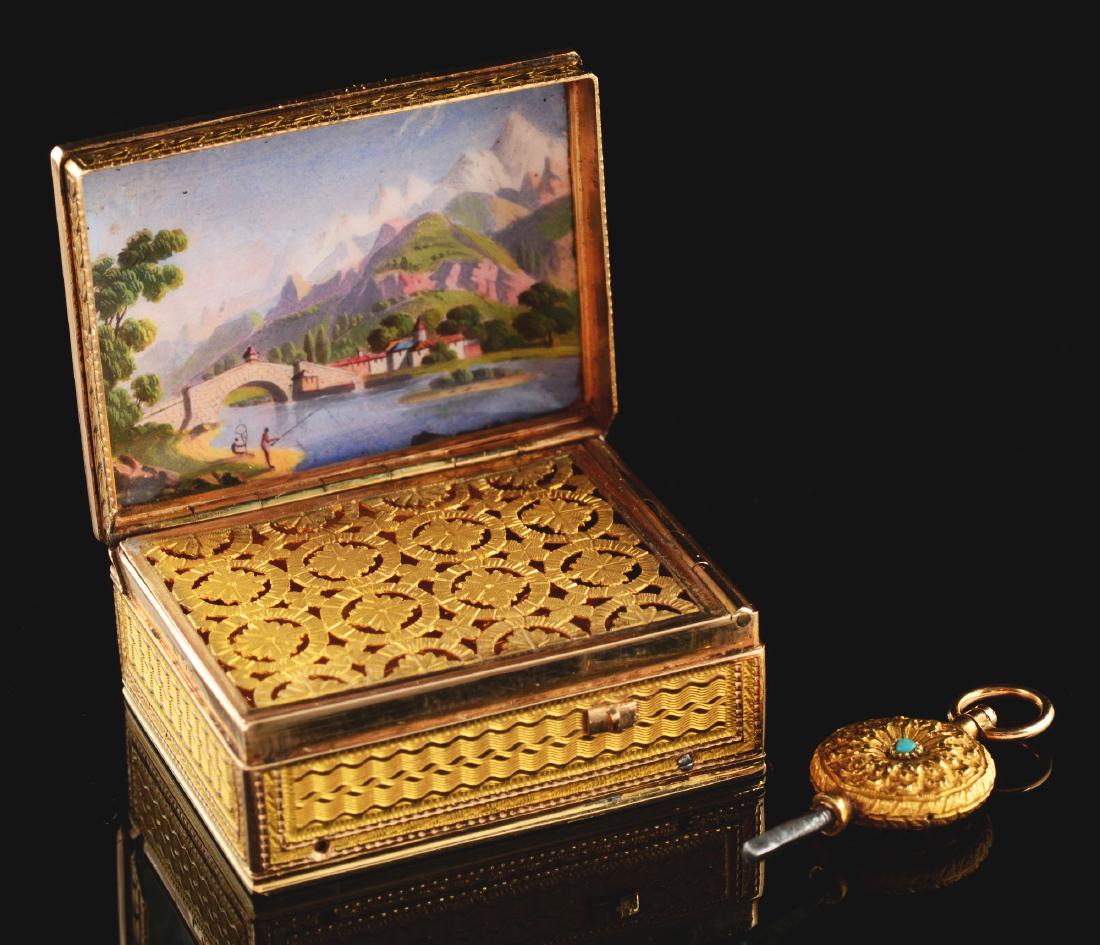 Extremely Rare 18K Yellow Gold Music Box Vinaigrette.