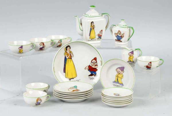 245: 22-Piece Walt Disney Snow White Tea Set.