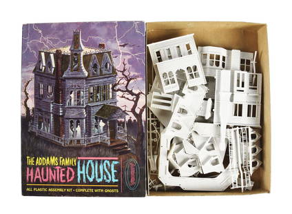 Sealed Addams Family Haunted House Model Kit Plastic Assembly Kit