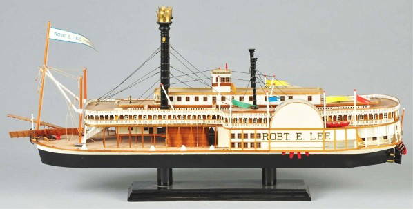 Contemporary Robert E. Lee Paddlewheel Boat Model