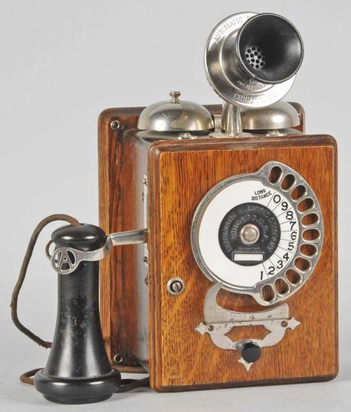 652: Compact Strowger Wall Phone.