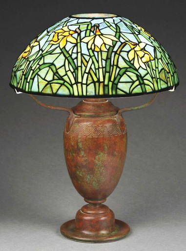 TIFFANY STUDIOS DAFFODIL LEADED GLASS TABLE LAMP. - Dec 19, 2022 | Dan ...