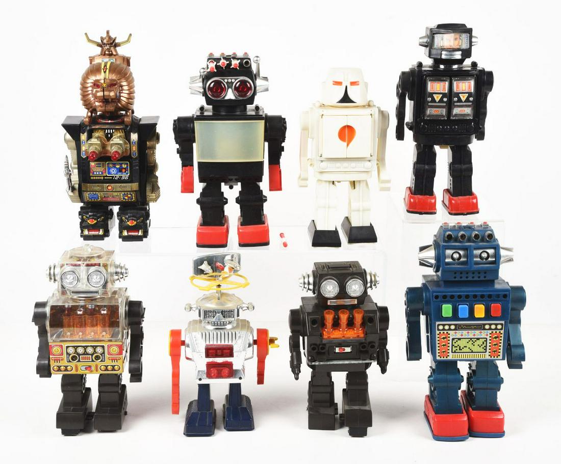 LOT OF 8: VARIOUS MORE CONTEMPORARY BATTERY-OPERATED ROBOTS. (#2154) on ...