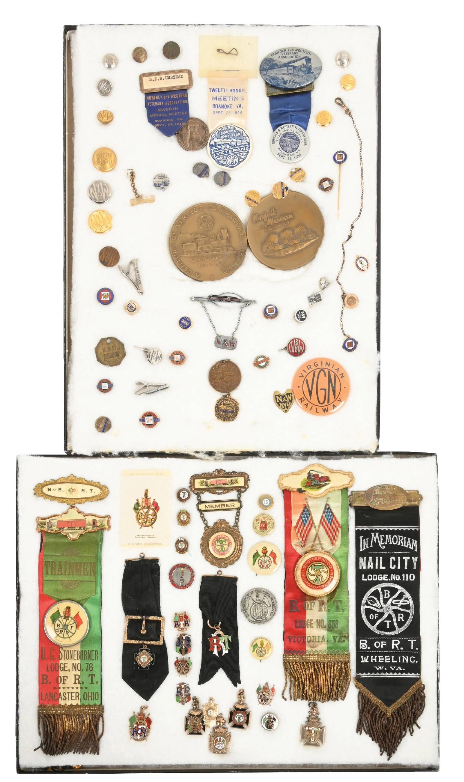 Lot Of 2 Collections Of Railroad Small Items - Jul 17, 2025 | Dan ...