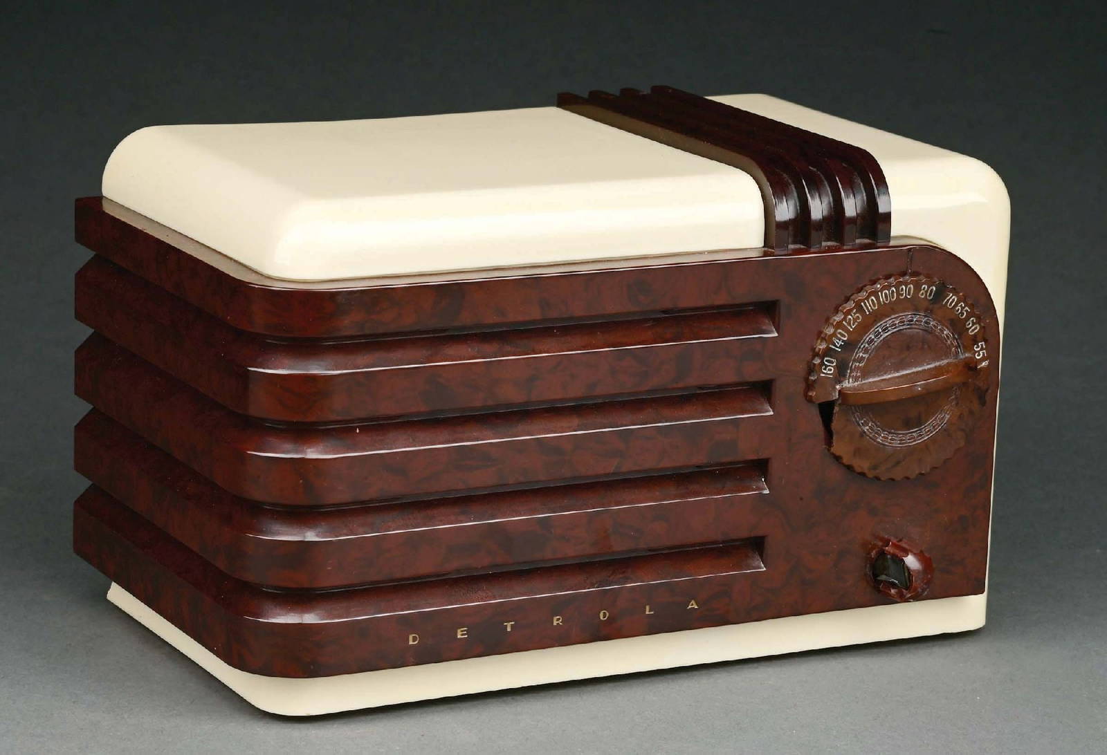 Detrola Model 219 "super Pee-wee" Plaskin And Beetle Plastic Radio Auction