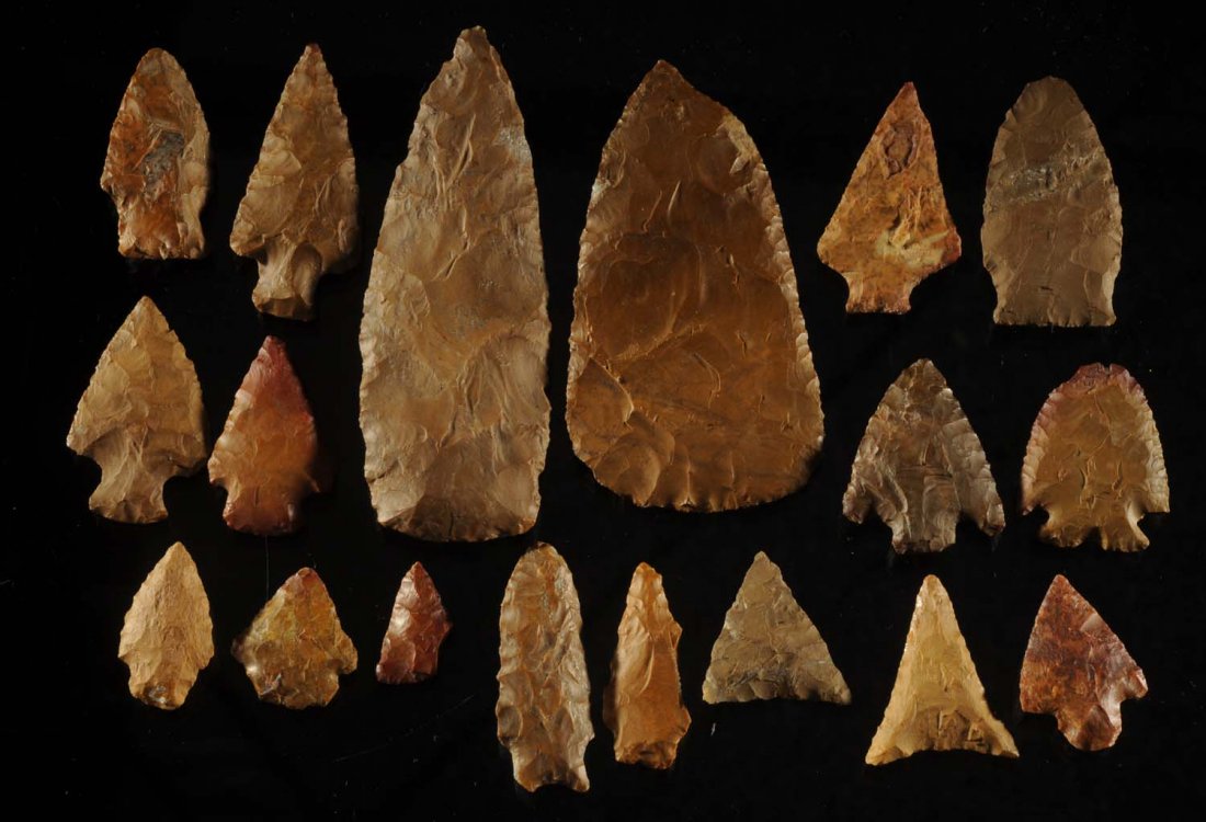 18PC Pennsylvania Jasper Arrowhead Collection. : Lot 0098