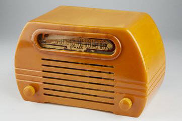 Vintage Fada Model 652 “temple” Table Top Catalin Radio