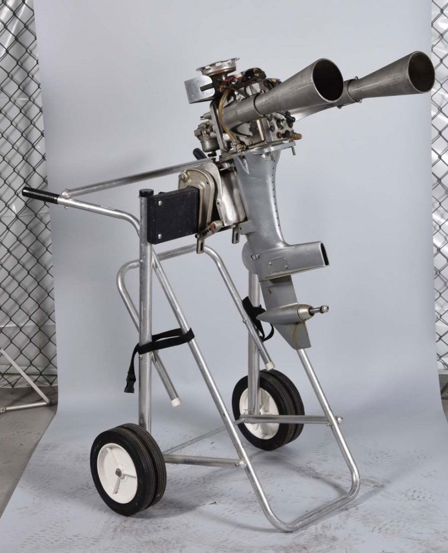 Quincy Looper 2 Cylinder Racing Outboard Motor : Lot 0338