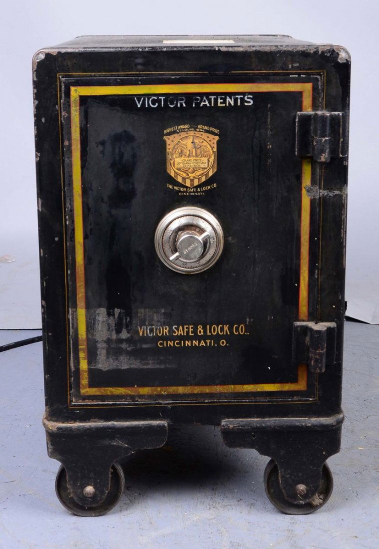 Medium Black Victor Floor Safe With Wheels