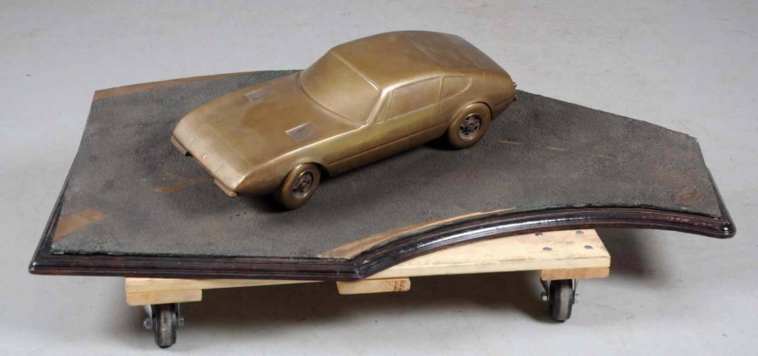 Bronze Ferrari Daytona.