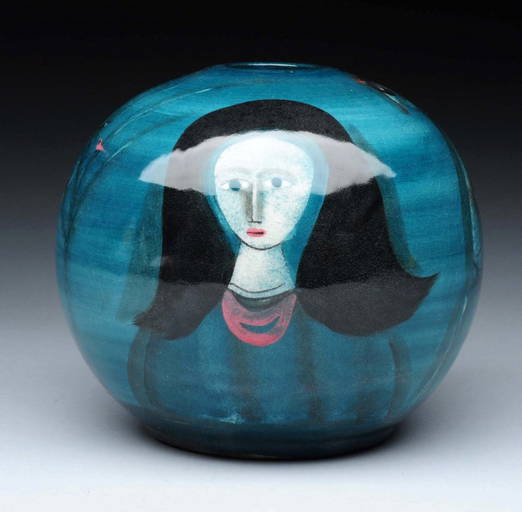 Pillin Ball Vase.