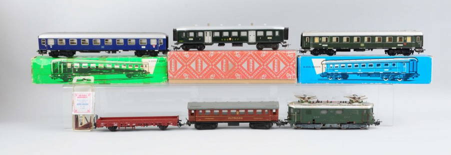 Marklin Ho #3053 Electric Locomotive With A Variety Of Cars