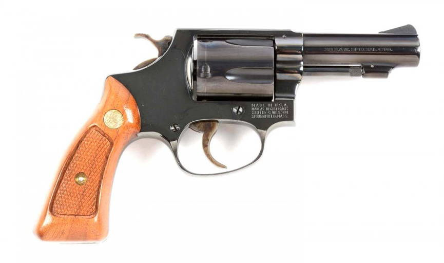 (m) Boxed S&w Model 36 1 Double Action Revolver.