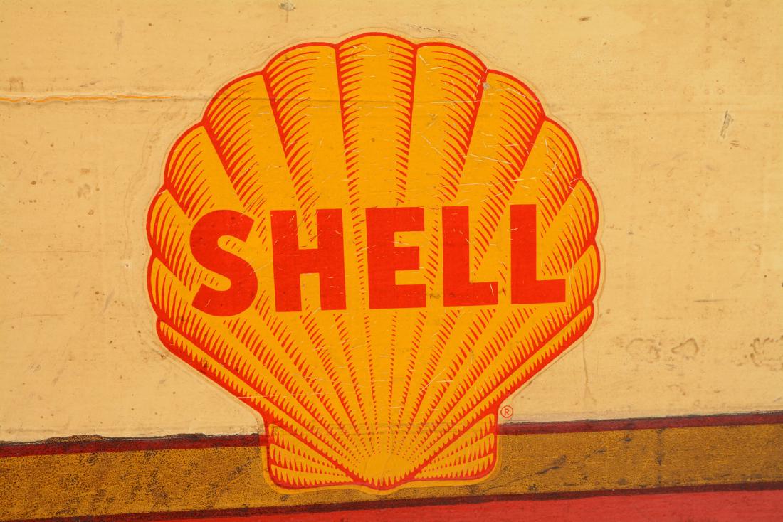 Shell Motor Oil Tin Rack With Glass Bottles