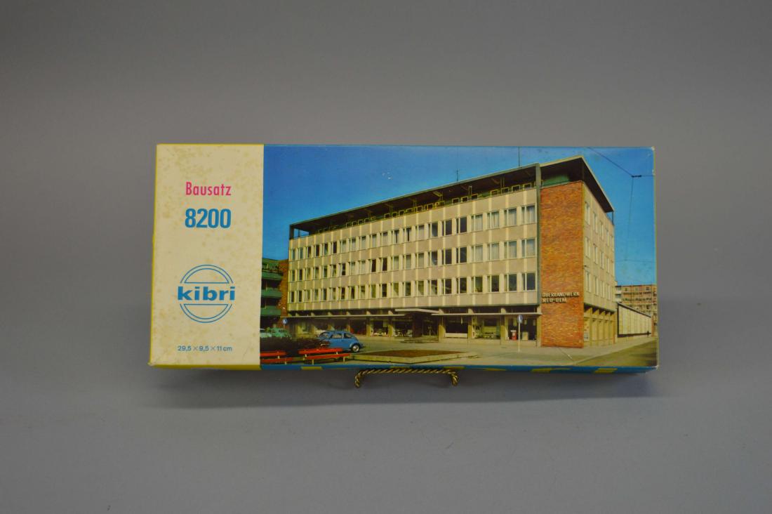 Kibri 8200 Ho Scale Office & Commercial Building