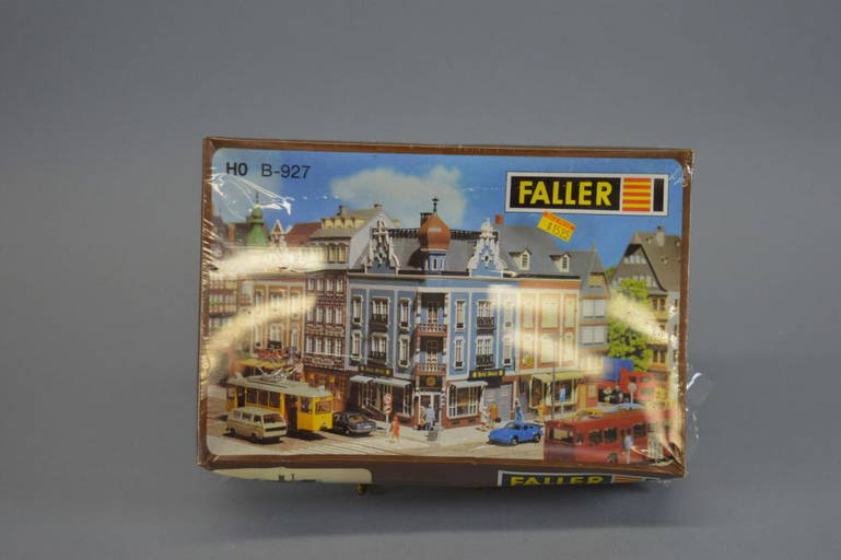 Faller B 927 Ho Scale Hotel Sonne Corner Building