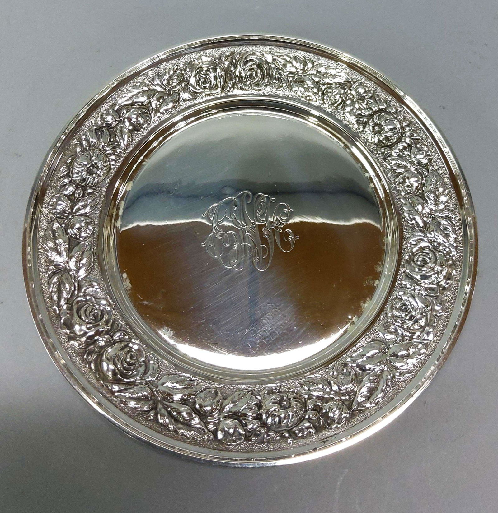 Stieff Sterling Repousse Bread Plate - Jan 01, 2020 | AAA Auction ...