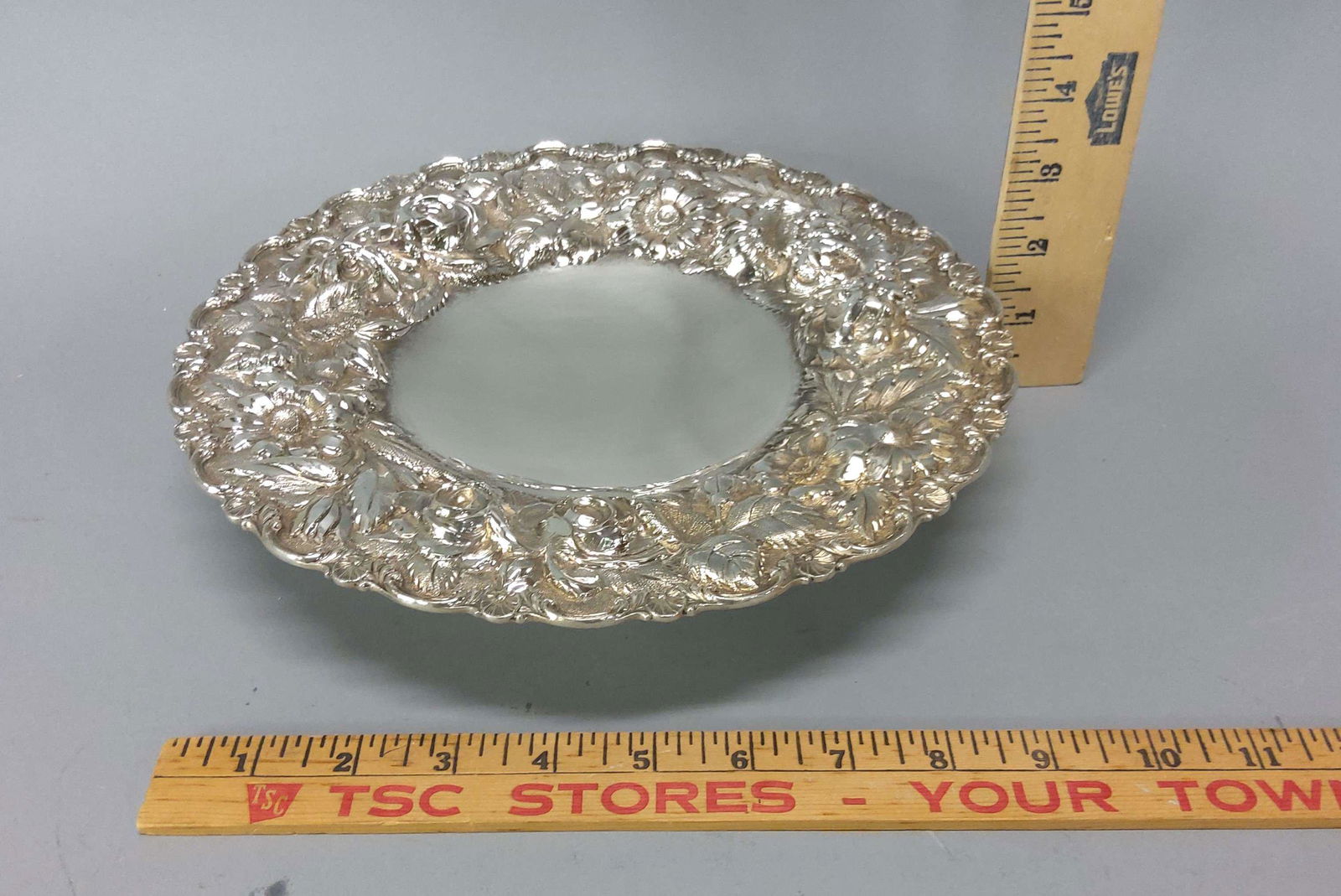 Stieff Sterling Repousse Footed Sandwich Plate - Jan 01, 2020 | AAA ...