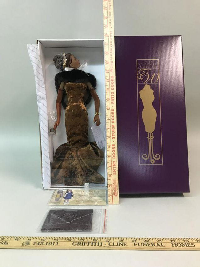 Tonner Tyler Wentworth Bronze Siren Esme Doll
