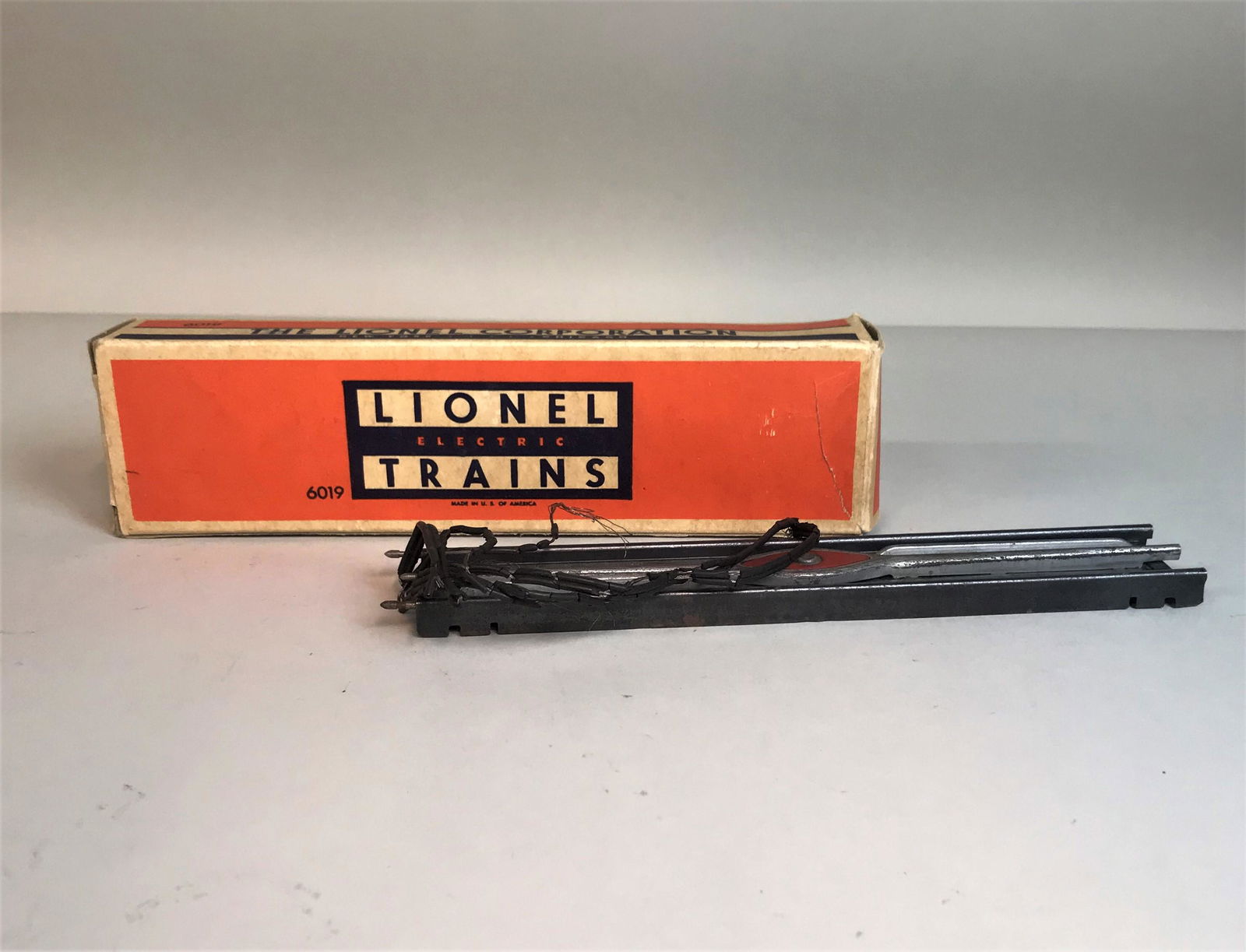 Vintage Lionel 6019 Remote Control Track Section