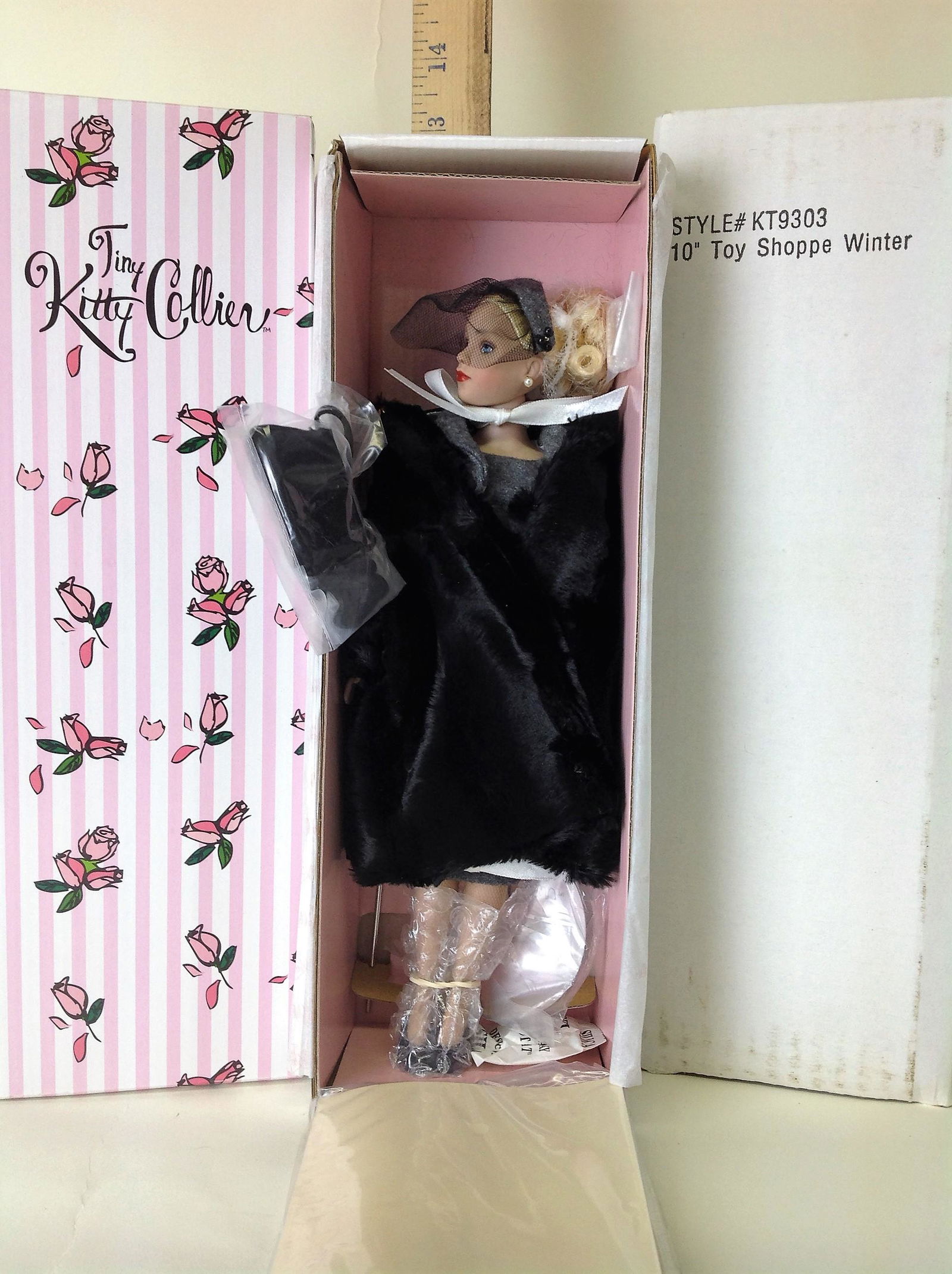 Tonner Tiny Kitty Collier Toy Shoppe Winter Doll