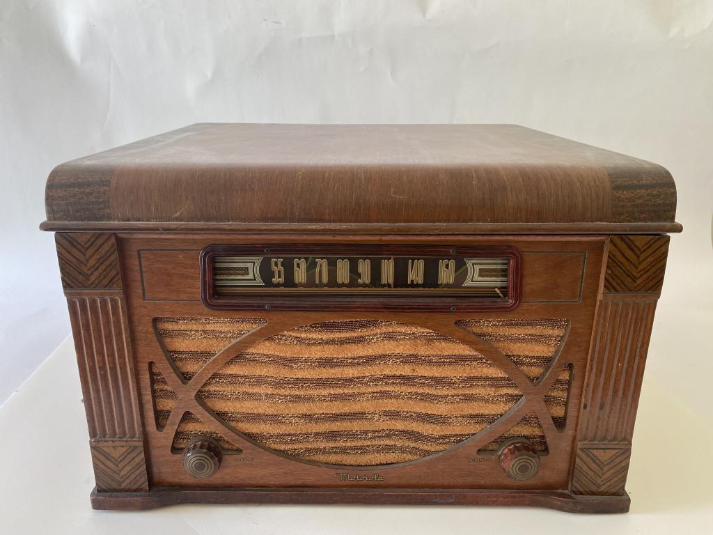 1946 Motorola Radio-Phonograph Combination Model 65F11 - Dec 04, 2022 ...