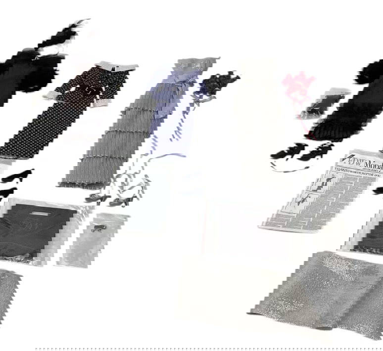 Tonner Doll Company, Tyler Wentworth Doll Accessories (3) Auction